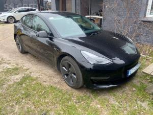 Melns Tesla Model 3 2021 Rīga, ar dzinēja tilpumu 0.00 L un nobraukumu 250 tūkst. km par 19900 €, foto 3 vietnē AUTOMOTO.COM.LV