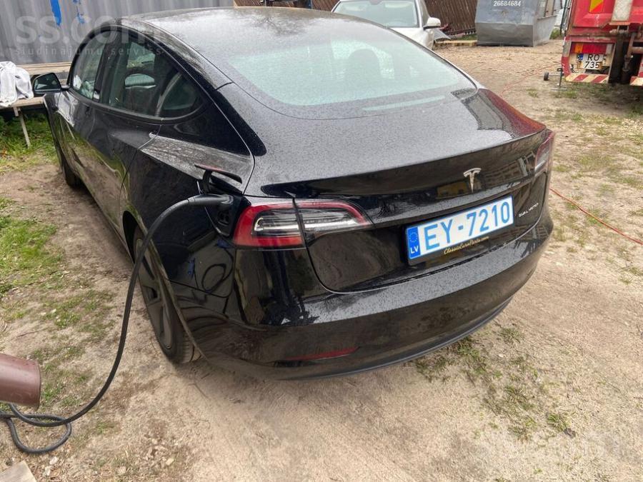 Melns Tesla Model 3 2021 Rīga, ar dzinēja tilpumu 0.00 L un nobraukumu 250 tūkst. km par 19900 €, foto 5 vietnē AUTOMOTO.COM.LV