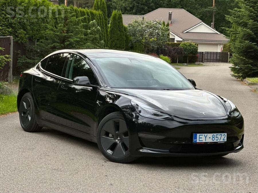 Черный Тесла Модель 3 2021 в Рига, объемом двигателя 0.00 л и пробегом 115 тыс. км за 26950 €, фото 4 на AUTOMOTO.COM.LV