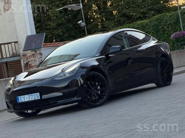 Melns Tesla Model 3 2021 Jelgava, ar dzinēja tilpumu 0.00 L un nobraukumu 102 tūkst. km par 24500 €, foto 1 vietnē AUTOMOTO.COM.LV