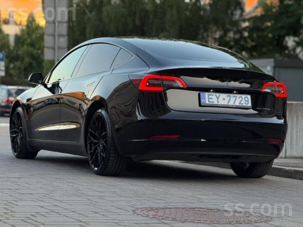 Melns Tesla Model 3 2021 Jelgava, ar dzinēja tilpumu 0.00 L un nobraukumu 102 tūkst. km par 24500 €, foto 2 vietnē AUTOMOTO.COM.LV