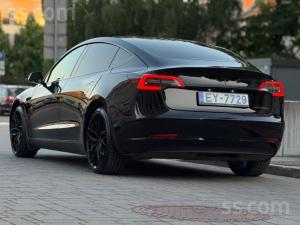 Melns Tesla Model 3 2021 Jelgava, ar dzinēja tilpumu 0.00 L un nobraukumu 102 tūkst. km par 24500 €, foto 3 vietnē AUTOMOTO.COM.LV