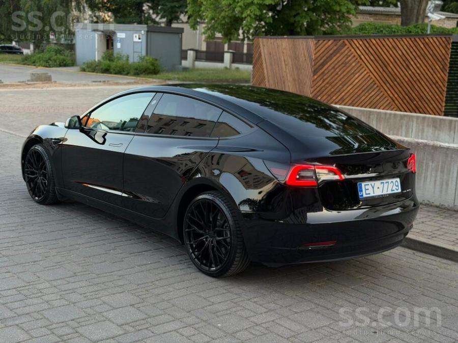 Melns Tesla Model 3 2021 Jelgava, ar dzinēja tilpumu 0.00 L un nobraukumu 102 tūkst. km par 24500 €, foto 4 vietnē AUTOMOTO.COM.LV