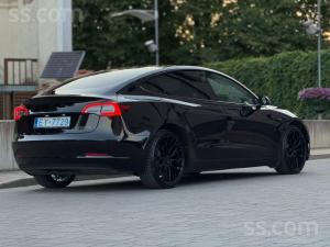 Melns Tesla Model 3 2021 Jelgava, ar dzinēja tilpumu 0.00 L un nobraukumu 102 tūkst. km par 24500 €, foto 5 vietnē AUTOMOTO.COM.LV