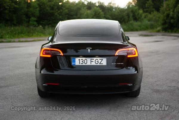 Black Tesla Model 3 2021 in Parnu, with an engine capacity of 0.00 L and mileage of 109 thousand km for 24990 €, photo 5 on AUTOMOTO.COM.LV
