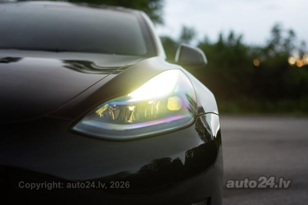 Black Tesla Model 3 2021 in Parnu, with an engine capacity of 0.00 L and mileage of 109 thousand km for 24990 €, photo 8 on AUTOMOTO.COM.LV