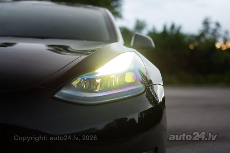 Melns Tesla Model 3 2021 Pērnava, ar dzinēja tilpumu 0.00 L un nobraukumu 109 tūkst. km par 24990 €, foto 9 vietnē AUTOMOTO.COM.LV