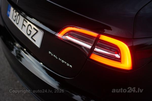 Black Tesla Model 3 2021 in Parnu, with an engine capacity of 0.00 L and mileage of 109 thousand km for 24990 €, photo 9 on AUTOMOTO.COM.LV