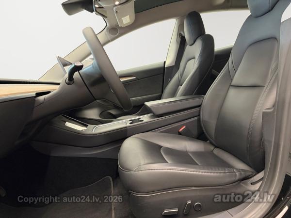 Melns Tesla Model 3 2021 Tallina, ar dzinēja tilpumu 0.00 L un nobraukumu 98 tūkst. km par 28900 €, foto 5 vietnē AUTOMOTO.COM.LV