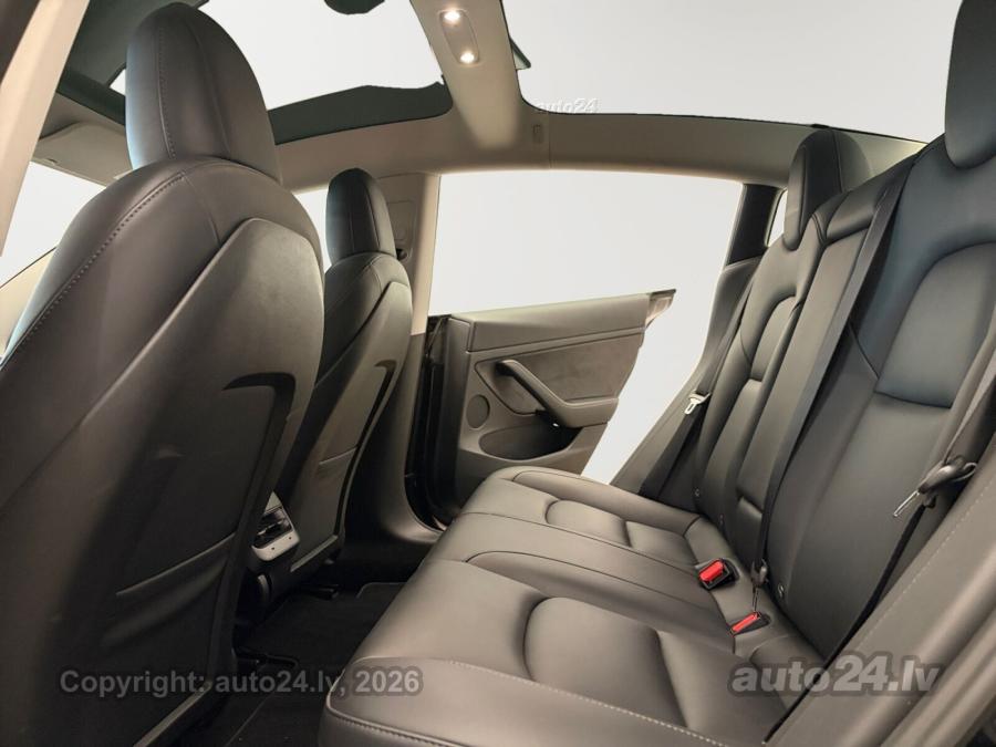 Melns Tesla Model 3 2021 Tallina, ar dzinēja tilpumu 0.00 L un nobraukumu 98 tūkst. km par 28900 €, foto 7 vietnē AUTOMOTO.COM.LV