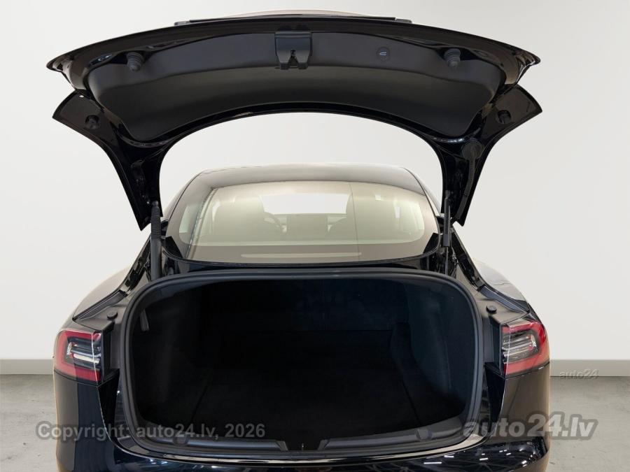 Melns Tesla Model 3 2021 Tallina, ar dzinēja tilpumu 0.00 L un nobraukumu 98 tūkst. km par 28900 €, foto 12 vietnē AUTOMOTO.COM.LV
