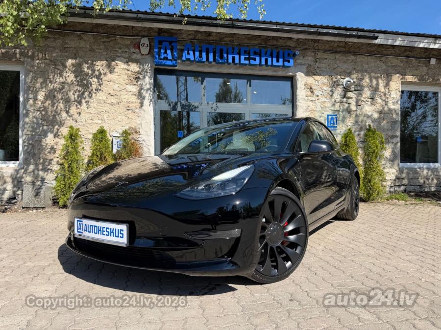 Black Tesla Model 3 2021 in Tallinn, with an engine capacity of 0.00 L and mileage of 70 thousand km for 32990 €, photo 1 on AUTOMOTO.COM.LV