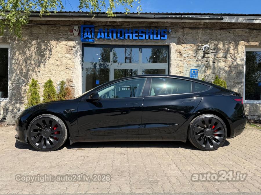 Black Tesla Model 3 2021 in Tallinn, with an engine capacity of 0.00 L and mileage of 70 thousand km for 32990 €, photo 27 on AUTOMOTO.COM.LV