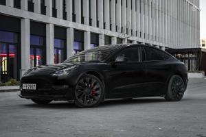 Black Tesla Model 3 2021 in Vilnius, with an engine capacity of 0.00 L and mileage of 40 thousand km for 28000 €, photo 3 on AUTOMOTO.COM.LV