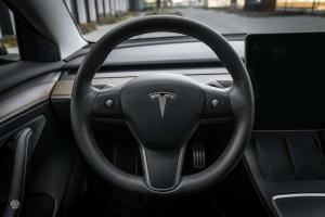 Black Tesla Model 3 2021 in Vilnius, with an engine capacity of 0.00 L and mileage of 40 thousand km for 28000 €, photo 12 on AUTOMOTO.COM.LV
