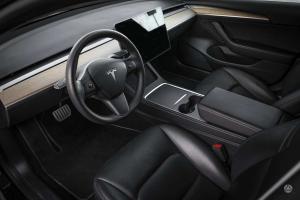 Black Tesla Model 3 2021 in Vilnius, with an engine capacity of 0.00 L and mileage of 40 thousand km for 28000 €, photo 15 on AUTOMOTO.COM.LV