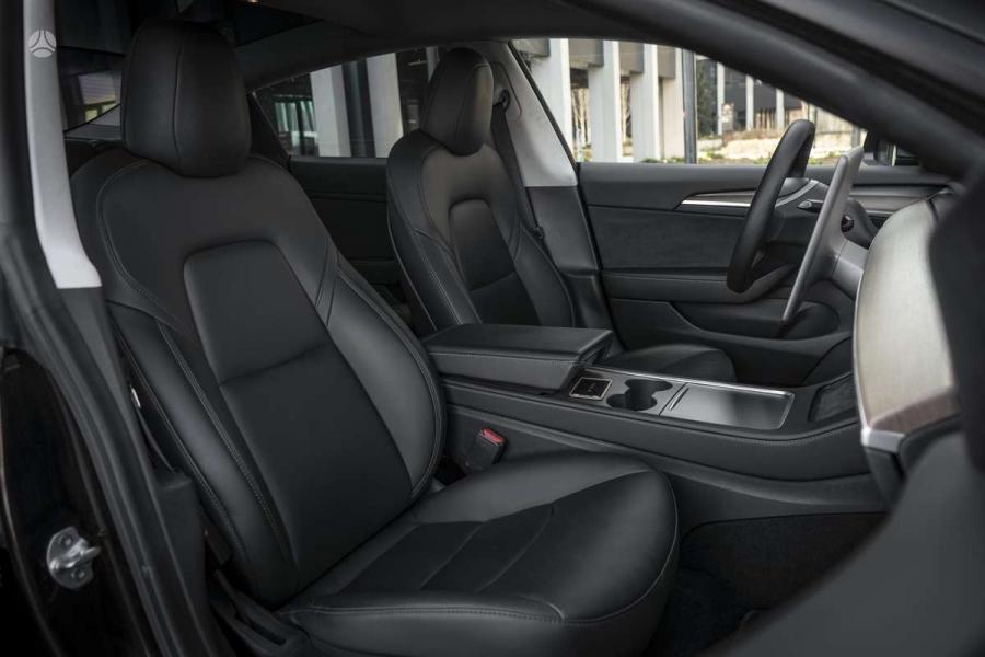 Black Tesla Model 3 2021 in Vilnius, with an engine capacity of 0.00 L and mileage of 40 thousand km for 28000 €, photo 17 on AUTOMOTO.COM.LV