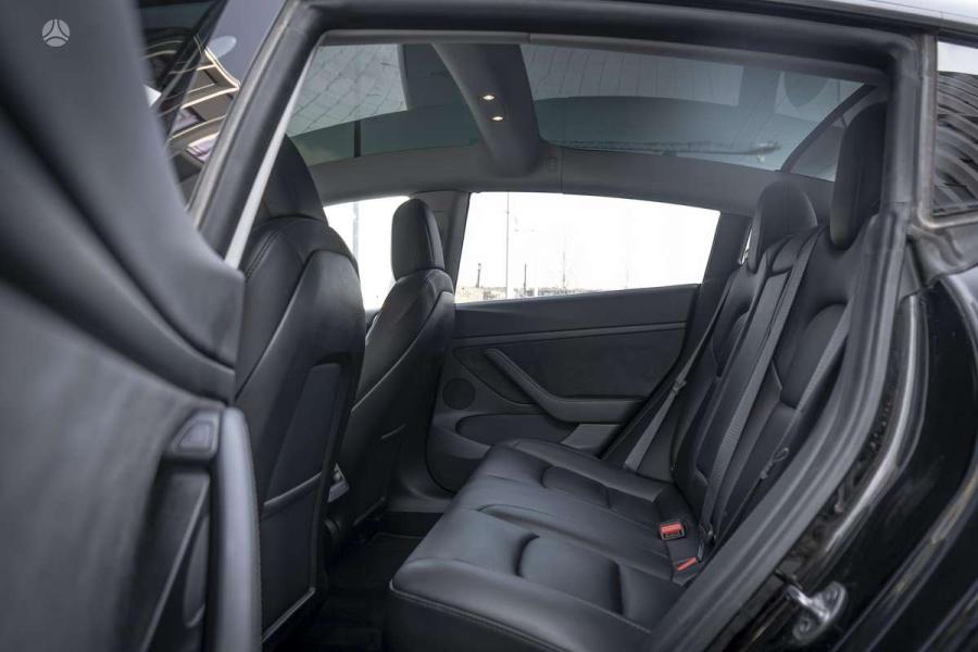 Black Tesla Model 3 2021 in Vilnius, with an engine capacity of 0.00 L and mileage of 40 thousand km for 28000 €, photo 22 on AUTOMOTO.COM.LV