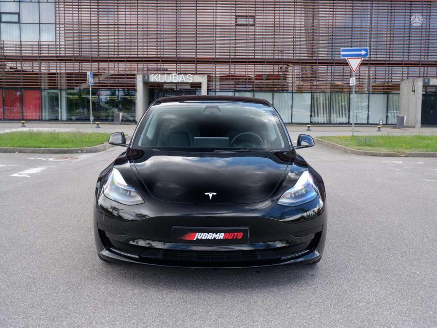 Melns Tesla Model 3 2021 Klaipėda, ar dzinēja tilpumu 0.00 L un nobraukumu 93 tūkst. km par 21200 €, foto 1 vietnē AUTOMOTO.COM.LV