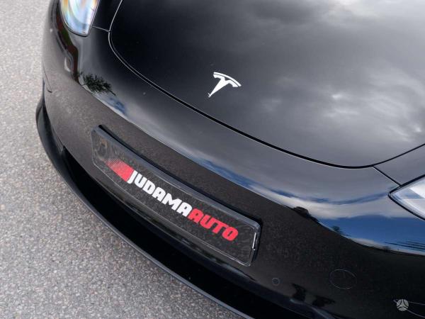 Black Tesla Model 3 2021 in Klaipeda, with an engine capacity of 0.00 L and mileage of 93 thousand km for 21200 €, photo 4 on AUTOMOTO.COM.LV