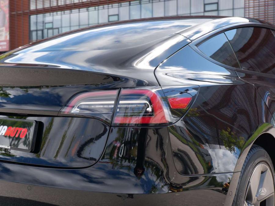 Melns Tesla Model 3 2021 Klaipėda, ar dzinēja tilpumu 0.00 L un nobraukumu 93 tūkst. km par 21200 €, foto 13 vietnē AUTOMOTO.COM.LV