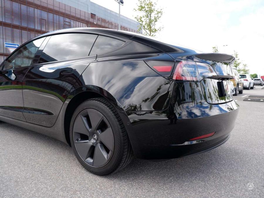 Melns Tesla Model 3 2021 Klaipėda, ar dzinēja tilpumu 0.00 L un nobraukumu 93 tūkst. km par 21200 €, foto 15 vietnē AUTOMOTO.COM.LV