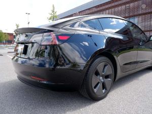 Melns Tesla Model 3 2021 Klaipėda, ar dzinēja tilpumu 0.00 L un nobraukumu 93 tūkst. km par 21200 €, foto 16 vietnē AUTOMOTO.COM.LV