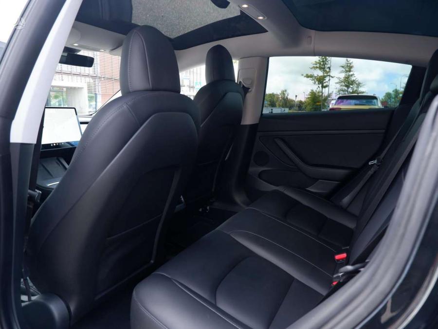 Melns Tesla Model 3 2021 Klaipėda, ar dzinēja tilpumu 0.00 L un nobraukumu 93 tūkst. km par 21200 €, foto 20 vietnē AUTOMOTO.COM.LV