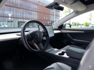 Melns Tesla Model 3 2021 Klaipėda, ar dzinēja tilpumu 0.00 L un nobraukumu 93 tūkst. km par 21200 €, foto 24 vietnē AUTOMOTO.COM.LV