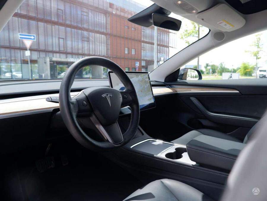 Melns Tesla Model 3 2021 Klaipėda, ar dzinēja tilpumu 0.00 L un nobraukumu 93 tūkst. km par 21200 €, foto 24 vietnē AUTOMOTO.COM.LV