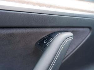Melns Tesla Model 3 2021 Klaipėda, ar dzinēja tilpumu 0.00 L un nobraukumu 93 tūkst. km par 21200 €, foto 25 vietnē AUTOMOTO.COM.LV