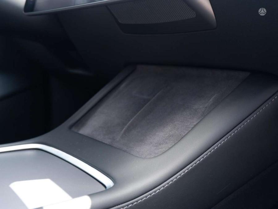 Melns Tesla Model 3 2021 Klaipėda, ar dzinēja tilpumu 0.00 L un nobraukumu 93 tūkst. km par 21200 €, foto 27 vietnē AUTOMOTO.COM.LV