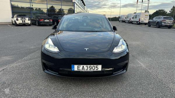 Tesla Model 3 2021 in Vilnius on AUTOMOTO.COM.LV Black Tesla Model 3 2021 in Vilnius, with an engine capacity of 0.00 L and mileage of 78 thousand km for 25500 €, photo 3 on AUTOMOTO.COM.LV