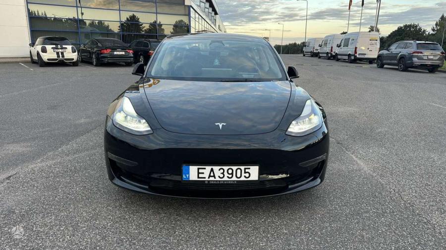 Melns Tesla Model 3 2021 Viļņa, ar dzinēja tilpumu 0.00 L un nobraukumu 78 tūkst. km par 25500 €, foto 3 vietnē AUTOMOTO.COM.LV