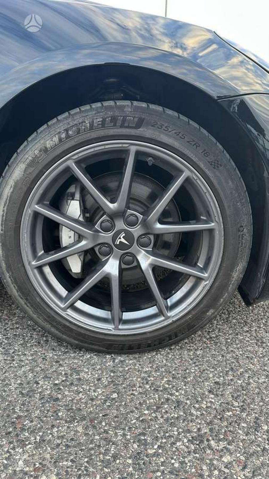 Melns Tesla Model 3 2021 Viļņa, ar dzinēja tilpumu 0.00 L un nobraukumu 78 tūkst. km par 25500 €, foto 19 vietnē AUTOMOTO.COM.LV