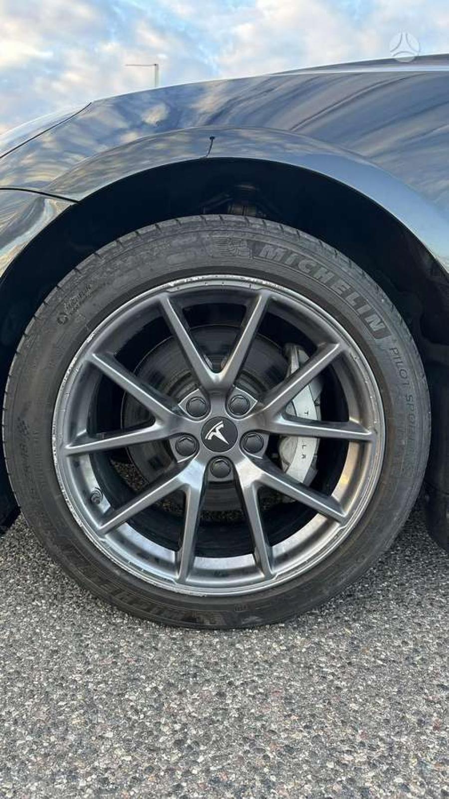 Melns Tesla Model 3 2021 Viļņa, ar dzinēja tilpumu 0.00 L un nobraukumu 78 tūkst. km par 25500 €, foto 21 vietnē AUTOMOTO.COM.LV