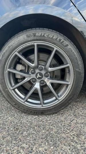 Melns Tesla Model 3 2021 Viļņa, ar dzinēja tilpumu 0.00 L un nobraukumu 78 tūkst. km par 25500 €, foto 22 vietnē AUTOMOTO.COM.LV
