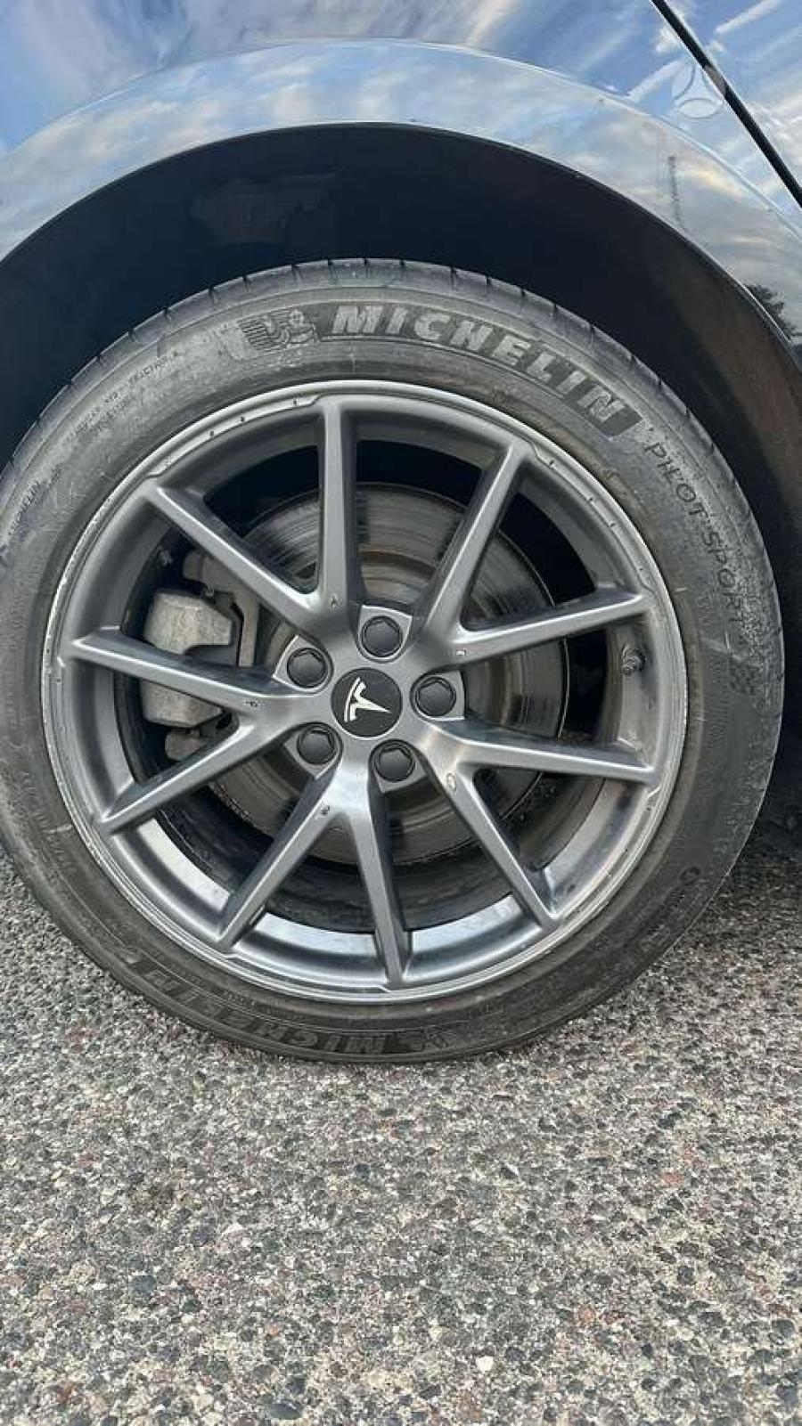 Melns Tesla Model 3 2021 Viļņa, ar dzinēja tilpumu 0.00 L un nobraukumu 78 tūkst. km par 25500 €, foto 22 vietnē AUTOMOTO.COM.LV