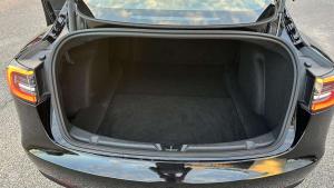Melns Tesla Model 3 2021 Viļņa, ar dzinēja tilpumu 0.00 L un nobraukumu 78 tūkst. km par 25500 €, foto 24 vietnē AUTOMOTO.COM.LV