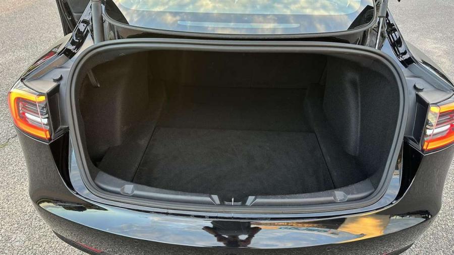 Melns Tesla Model 3 2021 Viļņa, ar dzinēja tilpumu 0.00 L un nobraukumu 78 tūkst. km par 25500 €, foto 24 vietnē AUTOMOTO.COM.LV