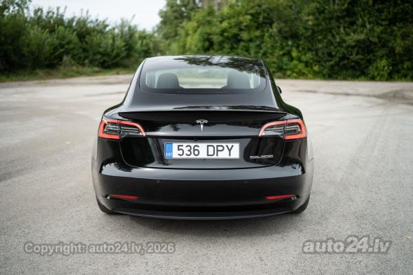 Tesla Model 3 2021 in Parnu on AUTOMOTO.COM.LV Black Tesla Model 3 2021 in Parnu, with an engine capacity of 0.00 L and mileage of 118 thousand km for 25990 €, photo 6 on AUTOMOTO.COM.LV