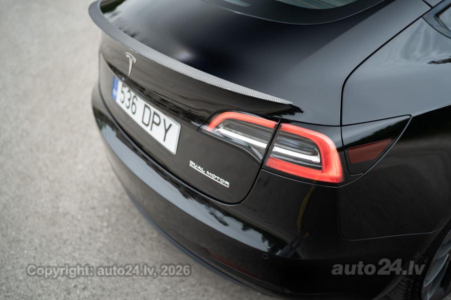 Black Tesla Model 3 2021 in Parnu, with an engine capacity of 0.00 L and mileage of 118 thousand km for 25990 €, photo 10 on AUTOMOTO.COM.LV