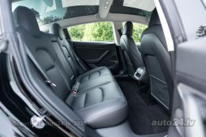 Black Tesla Model 3 2021 in Parnu, with an engine capacity of 0.00 L and mileage of 118 thousand km for 25990 €, photo 17 on AUTOMOTO.COM.LV