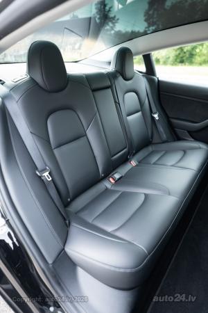 Black Tesla Model 3 2021 in Parnu, with an engine capacity of 0.00 L and mileage of 118 thousand km for 25990 €, photo 18 on AUTOMOTO.COM.LV