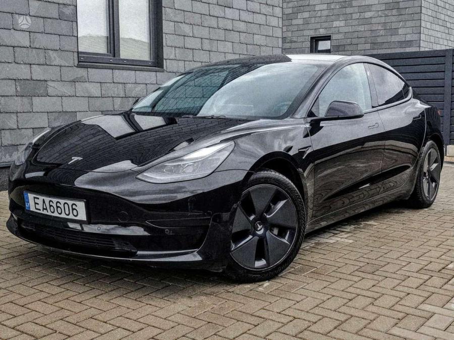 Black Tesla Model 3 2021 in Klaipeda, with an engine capacity of 0.00 L and mileage of 94 thousand km for 22950 €, photo 1 on AUTOMOTO.COM.LV