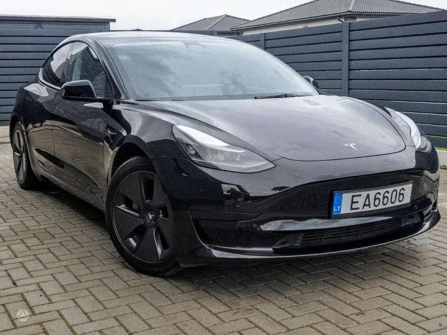 Black Tesla Model 3 2021 in Klaipeda, with an engine capacity of 0.00 L and mileage of 94 thousand km for 22950 €, photo 3 on AUTOMOTO.COM.LV