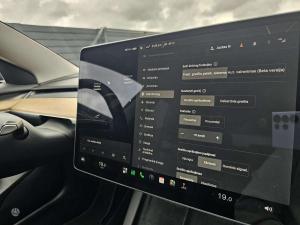 Black Tesla Model 3 2021 in Klaipeda, with an engine capacity of 0.00 L and mileage of 94 thousand km for 22950 €, photo 14 on AUTOMOTO.COM.LV