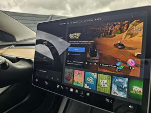 Black Tesla Model 3 2021 in Klaipeda, with an engine capacity of 0.00 L and mileage of 94 thousand km for 22950 €, photo 19 on AUTOMOTO.COM.LV
