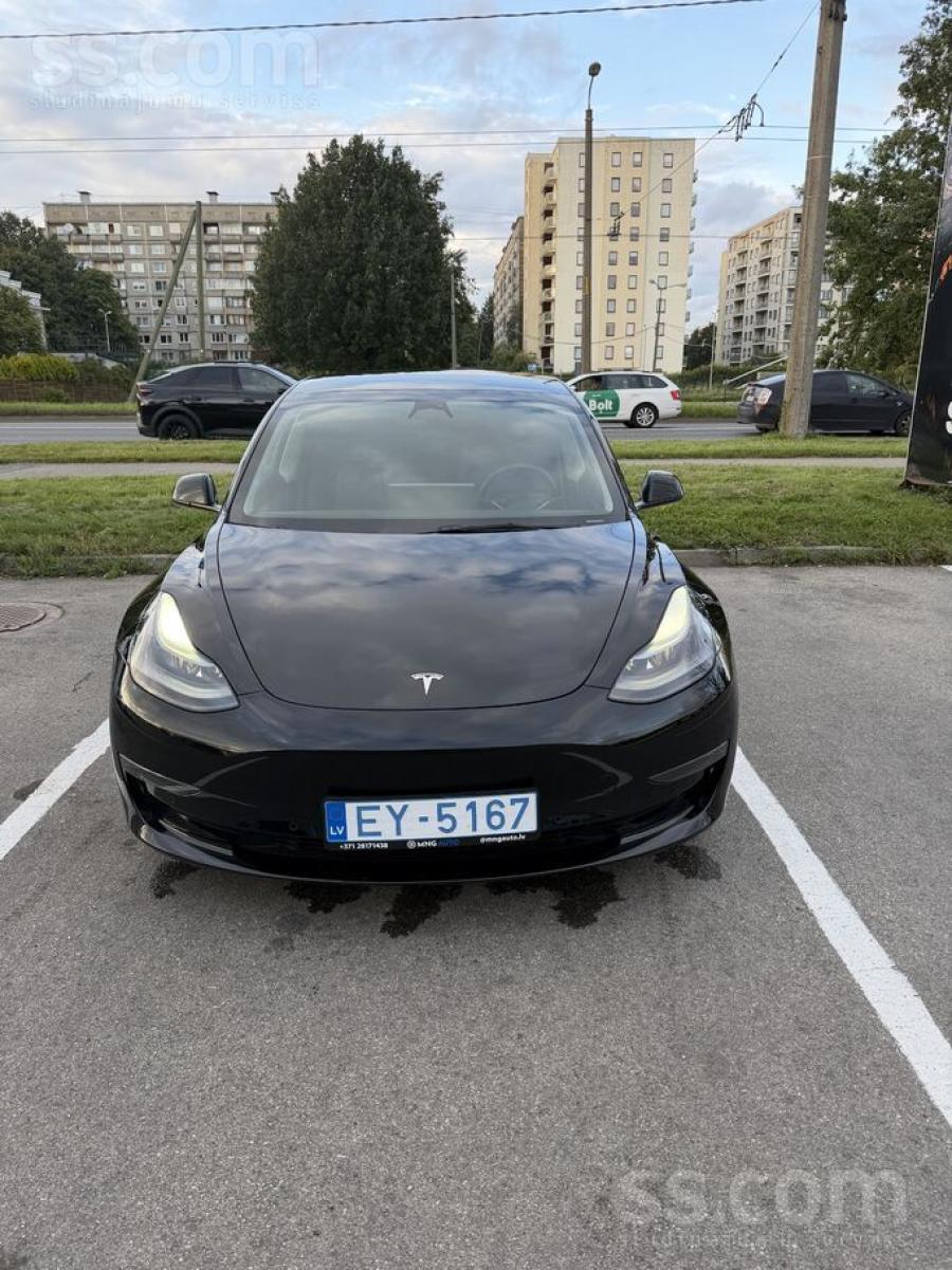 Черный Тесла Модель 3 2021 в Рига, объемом двигателя 0.00 л и пробегом 83 тыс. км за 26800 €, фото 4 на AUTOMOTO.COM.LV