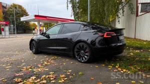 Melns Tesla Model 3 2021 Rīga, ar dzinēja tilpumu 0.00 L un nobraukumu 103 tūkst. km par 27200 €, foto 3 vietnē AUTOMOTO.COM.LV
